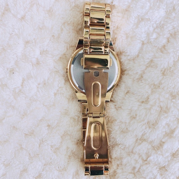 Avon | Accessories | Avon Signature Collection Gold Watch Womens | Poshmark
